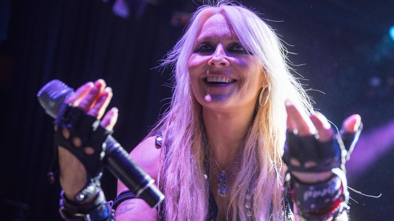 Doku: Queen of Metal Doro Pesch – Doku über fast 40 Jahre Hardrock | ard.de